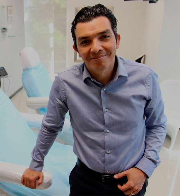 Nuestros Doctores - DR Chacon